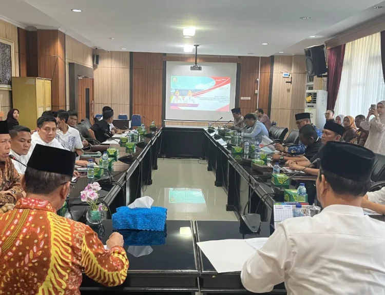 Pakaian Adat Ulee Balang: Warisan Budaya Aceh yang Menawan – TERAKURAT